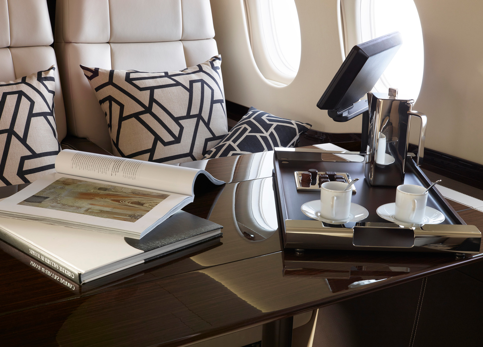 HOME - Atlas Jet Charter